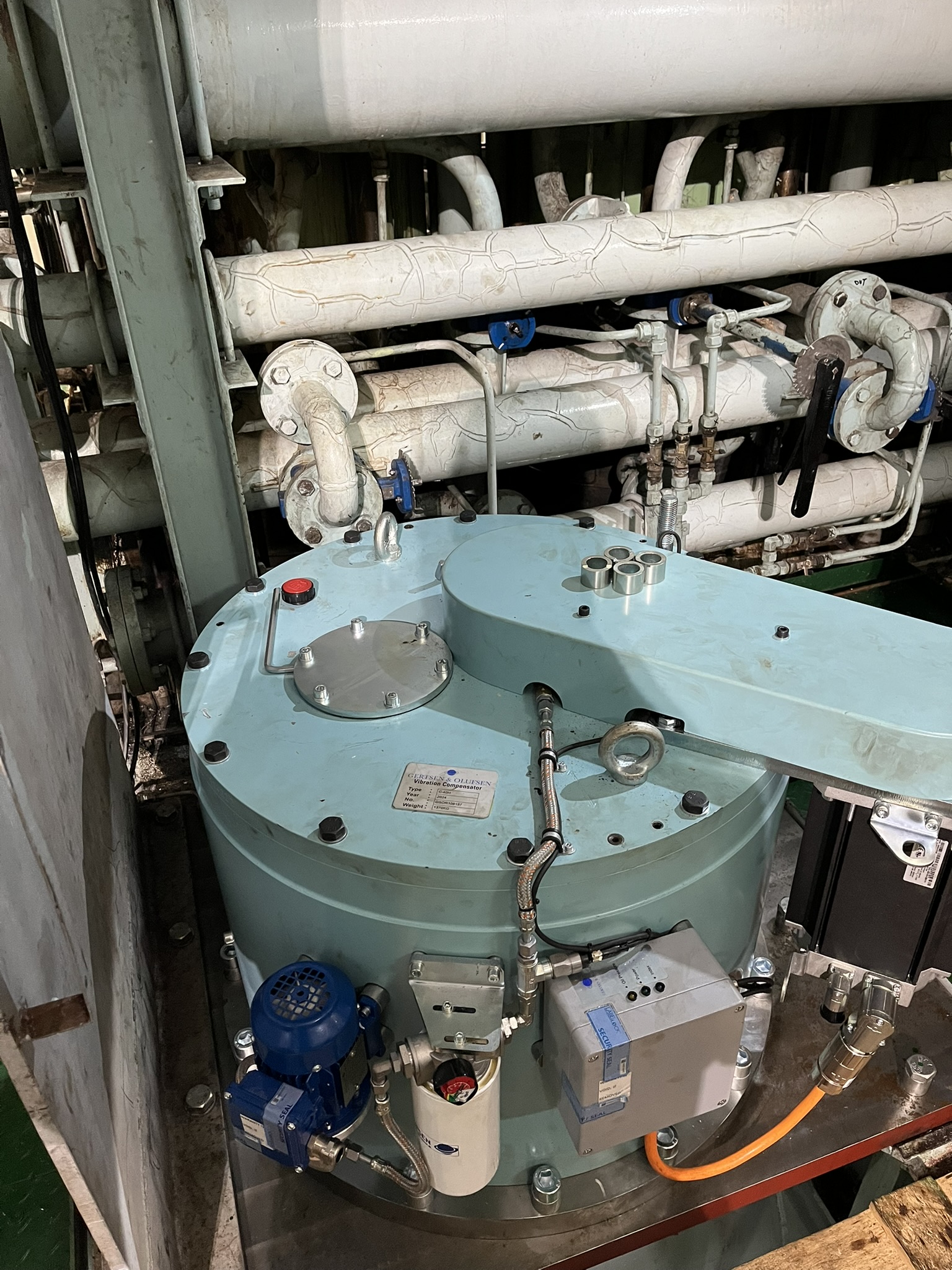 Vibration Compensator | Improvement of crew health | Learn more